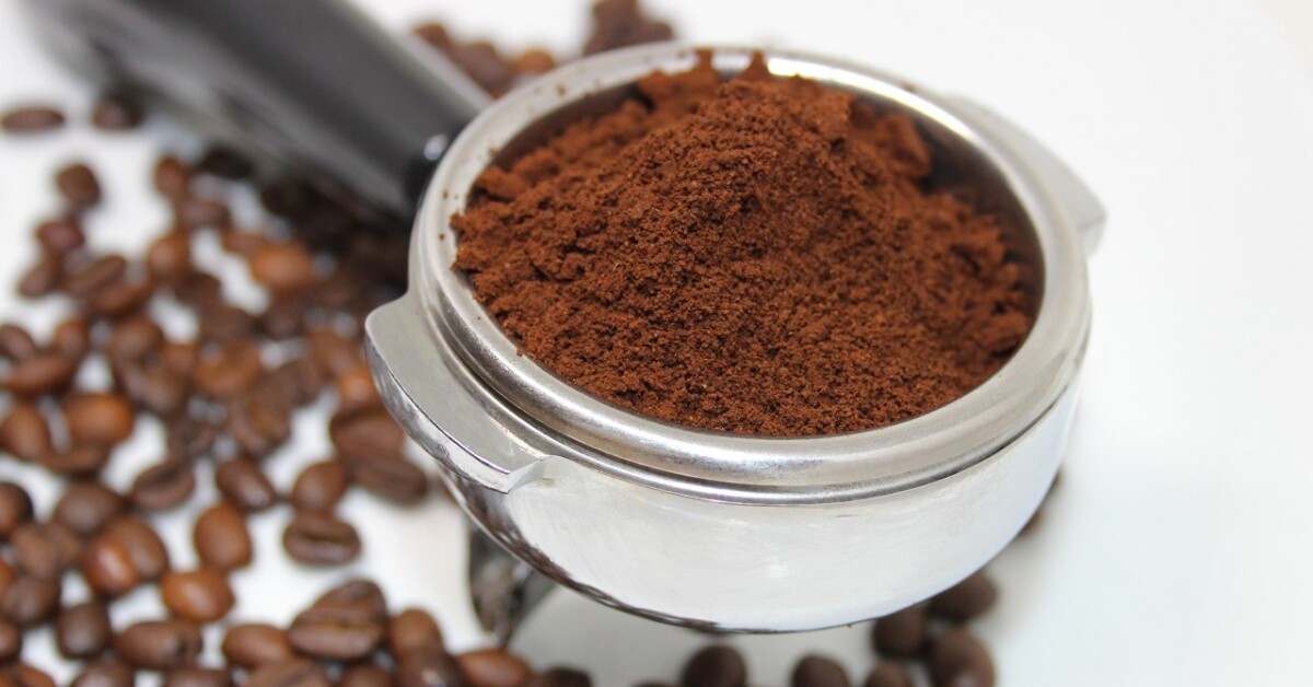 Do you usually throw away your used coffee grounds: here are 8 reasons ...