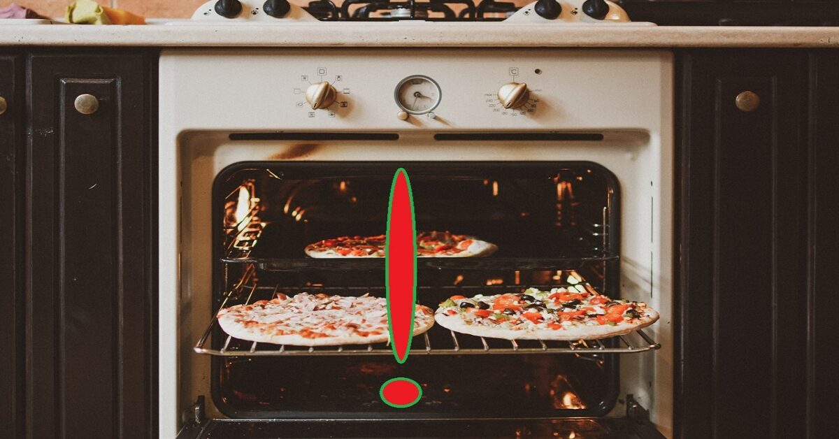 An Easy Way to Get Rid of the Nasty Buildup in the Oven