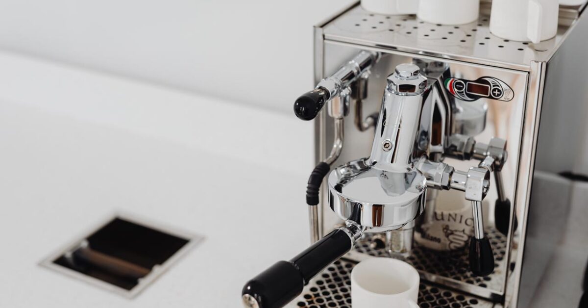 How to Quickly and Safely Clean Your Coffeemaker