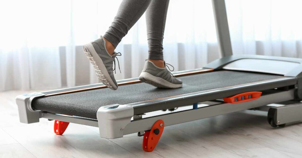 Running at Home, How to Do It with and Without a Treadmill